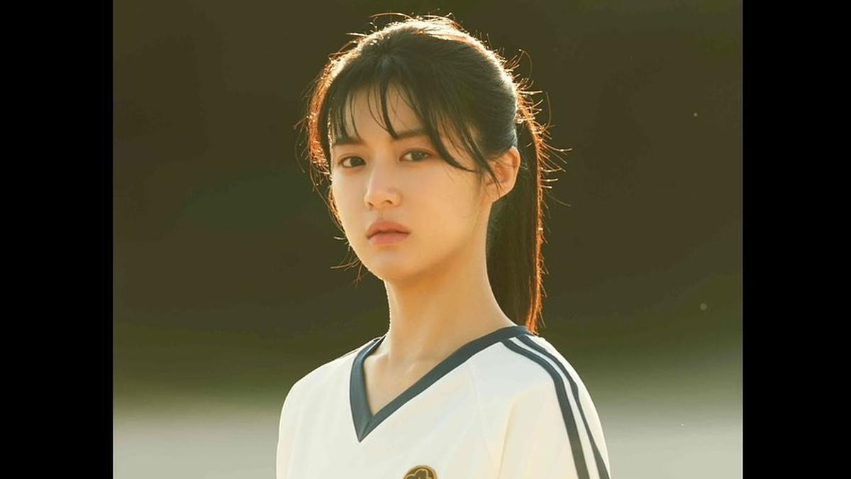 Go Yoon Jung Semangat Jadi Anak SMA di Drakor Moving Meski Umur Sudah ...