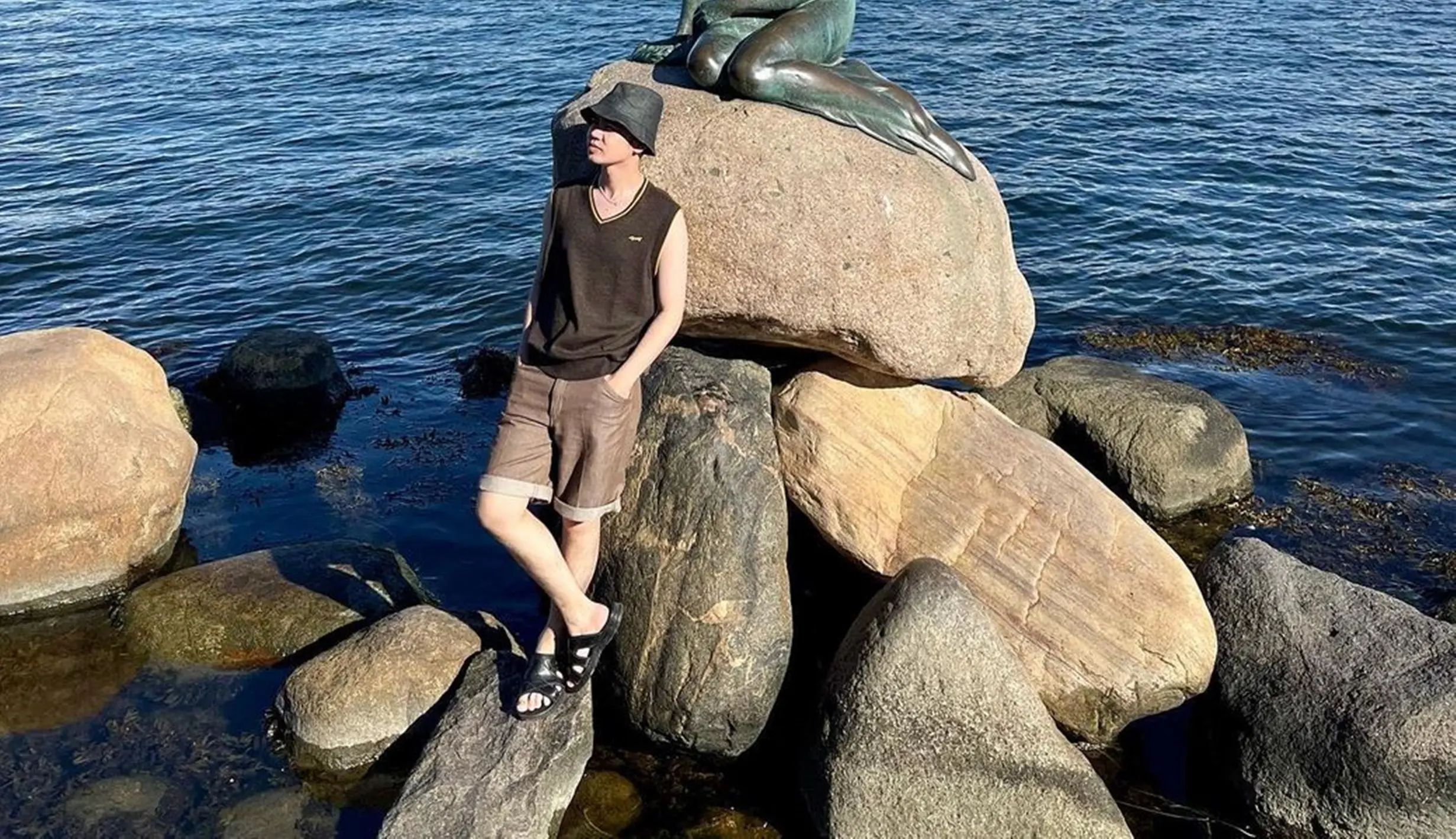 Potret Faul LIDA Liburan Keliling Eropa, Tampil Keren Pakai Topi - Foto ...