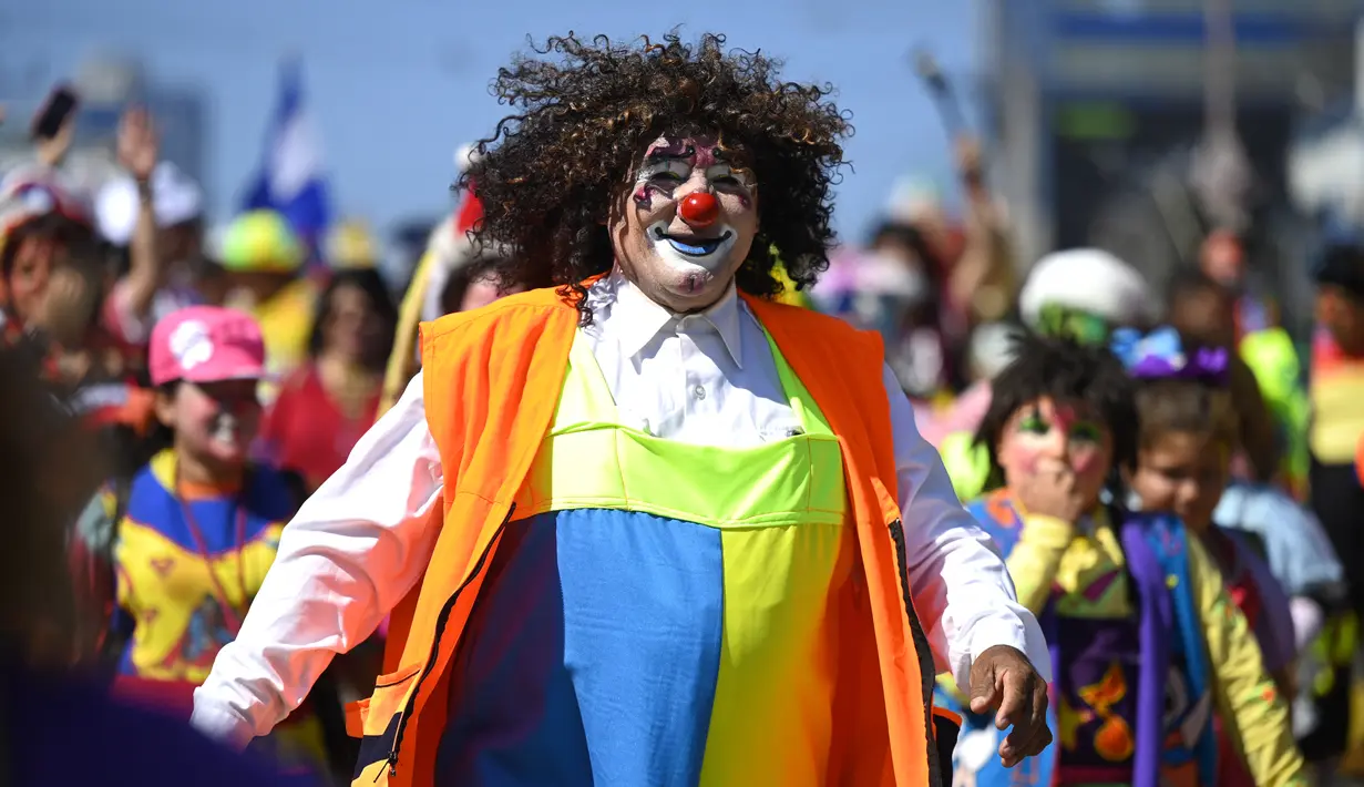 Para Badut di El Salvador Turun ke Jalan - Foto Liputan6.com