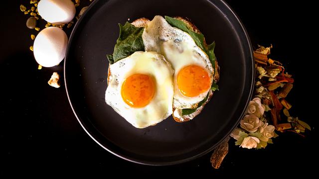 Cara Membuat Telur Setengah Matang yang Sempurna, Ketahui Durasi Memasaknya - Feeds Liputan6.com