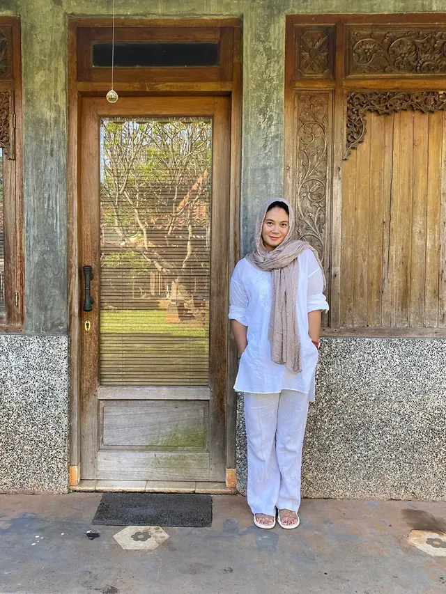 Berusia 49 Tahun, Ini 6 Potret Dian Nitami yang Awet Muda - Hot ...