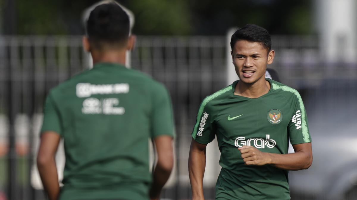 Curhat Dimas Drajad Mengenai Kondisi Sepak Bola Gresik - Indonesia Bola.com