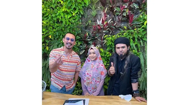 Jadi Istri Kedua, Ini 6 Potret Mesra Yuni LIDA dan Gus Samsudin - Hot ...