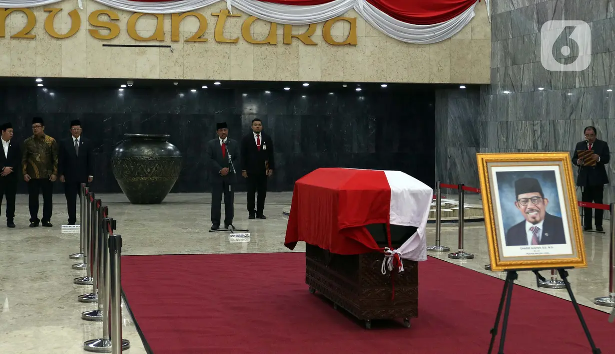 FOTO: Penghormatan Terakhir untuk Anggota DPD RI Chaidir Djafar - Foto ...