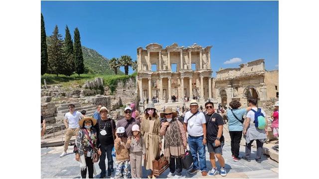 6 Potret Liburan Judika dan Duma Riris di Turki, Boyong Keluarga Besar ...