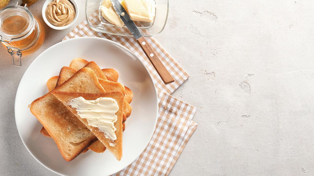 Menu Hari Ini: Roti Bakar Dadu, Sayur Bening Bayam dan Spaghetti ...
