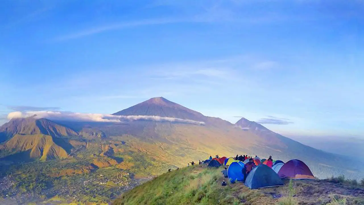 Menikmati Keindahan Bukit Pergasingan di Lombok, Bak Negeri di Atas ...