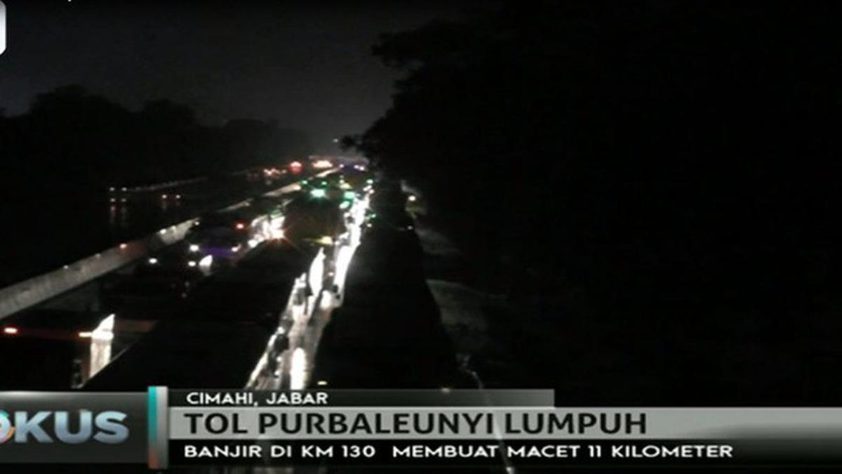Banjir Rendam Tol Purbaleunyi, Ribuan Kendaraan Mengular Panjang 11 KM - News Liputan6.com