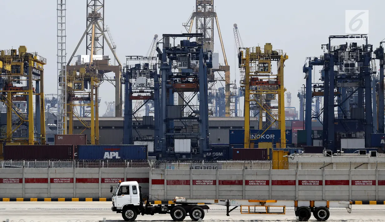 PHOTO: Pekerja Mogok, Begini Penampakan Bongkar Muat JICT - Foto ...