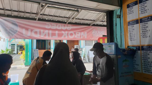 Berdiri Sejak 1940, Gudeg Legendaris Mbok Lindu Tetap Eksis dengan QRIS BRI