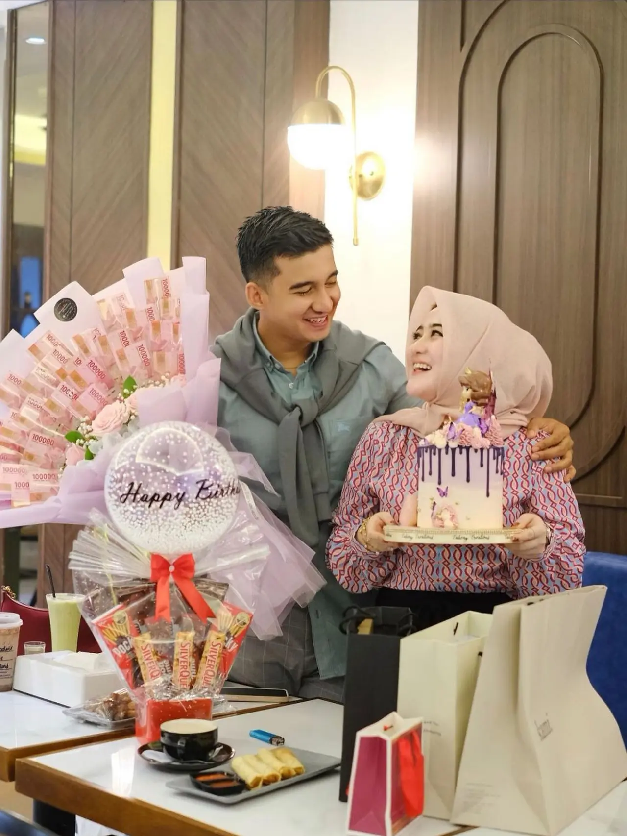 Pasangan Sempurna, Inilah Potret Briptu Mustakim Bareng Istri Cantiknya - Citizen6 Liputan6.com