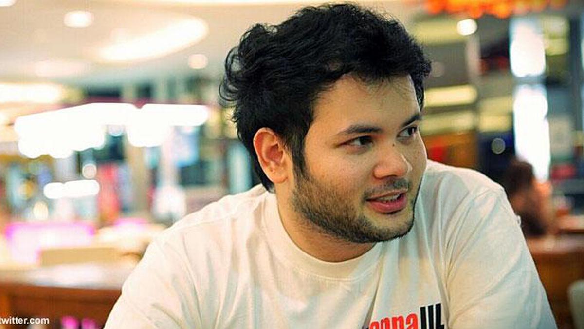 Keluarga Rhoma Irama Punya Cara Unik Bagi-Bagi Angpao Lebaran - ShowBiz ...