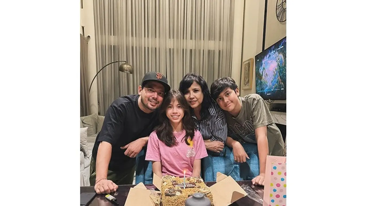 6 Potret London Abigail Ultah ke-14, Wulan Guritno dan Adilla Dimitri ...