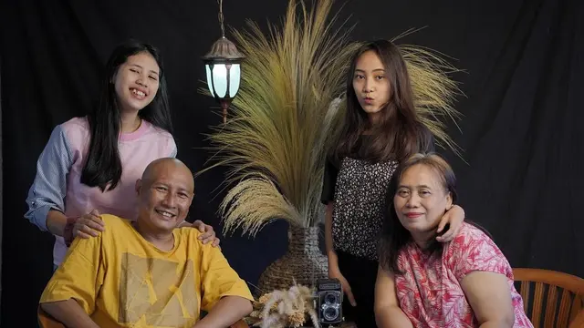 6 Potret Kebersamaan Heru Si Gundul dan Istri yang Jarang Tersorot ...