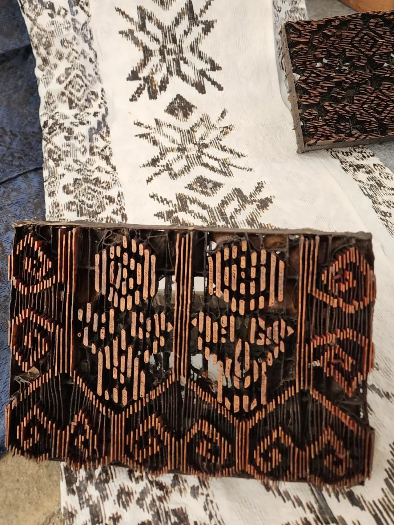 Alleira Batik Rilis Kain Batik Berciri Khas Suku Minahasa - Fashion ...