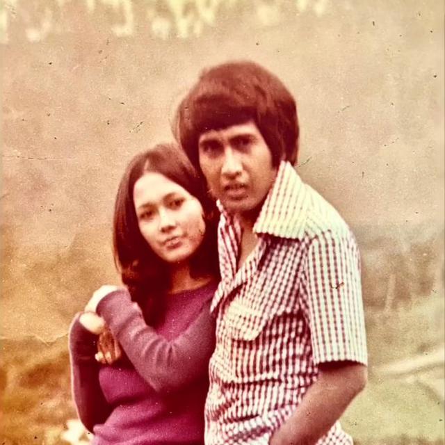 16 Tahun Kepergian Suami, Ini 6 Potret Lawas Widyawati dan Sophan Sophiaan