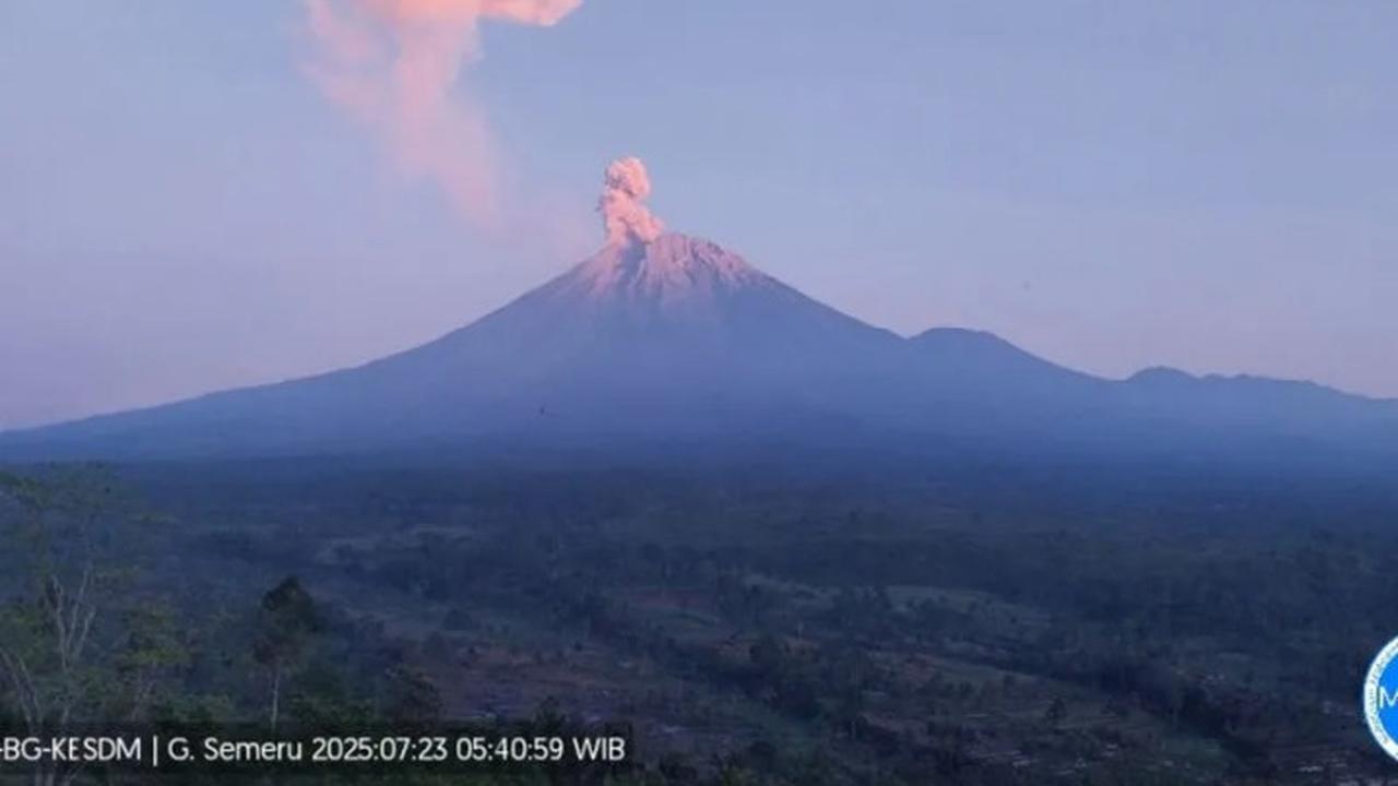 Lima Kali Erupsi, Semeru Semburkan Abu Vulkanik Setinggi 1 Kilometer