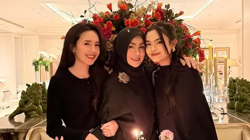 Viral Nyanyikan Lagu Indonesia Tjantik Ciptaan WR Supratman, Ini 9 ...