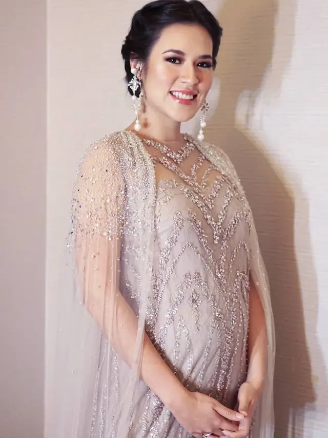 Tampil Modis, Raisa Kenakan Kacamata Seharga Rp 5 Juta - ShowBiz ...