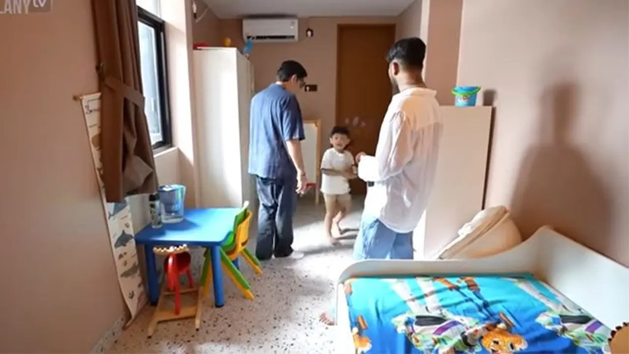 Didominasi Nuansa Gelap, Intip Potret Rumah Baru Onadio Leonardo yang ...