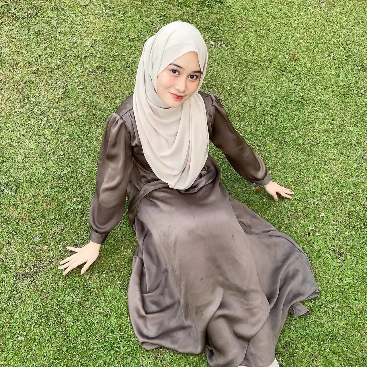 6 Potret Khansa Mariska Calon Istri Gus Azmi, Curi Perhatian Dilamar di ...