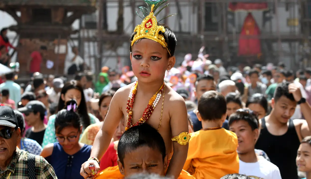 PHOTO: Semarak Bocah Nepal saat Meriahkan Gai Jatra Festival - Foto ...