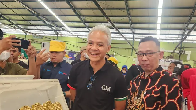 Ganjar Sambangi Pabrik Tembakau di Kendal: Mudah-mudahan Ekonomi Dunia Membaik - Pemilu Liputan6.com