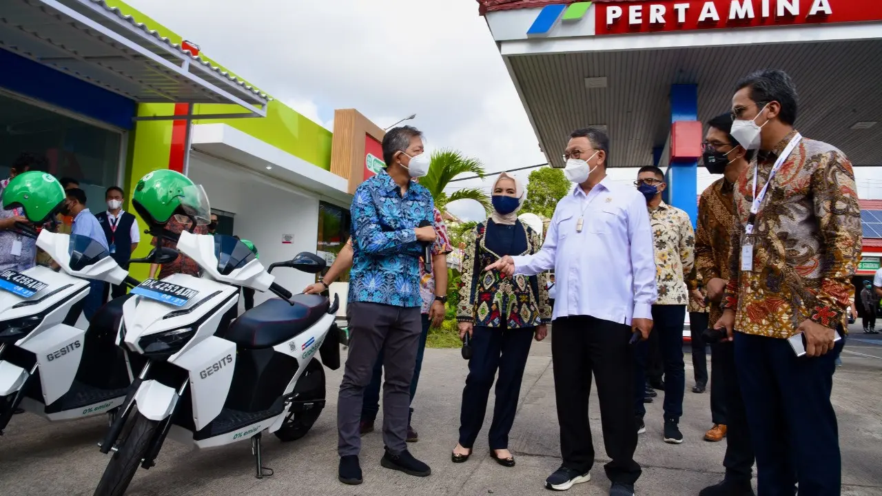 Menteri ESDM Tinjau Kesiapan Infrastruktur Kendaraan Listrik Milik Pertamina di Bali - Bisnis ...