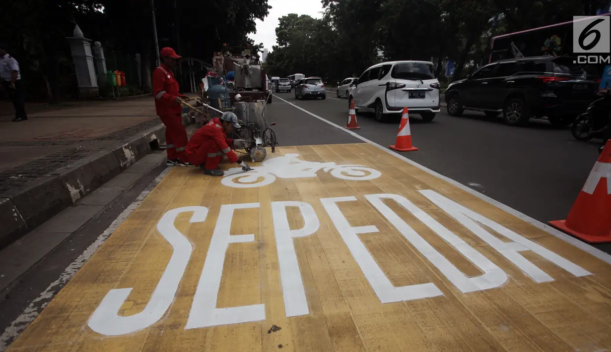 FOTO: Agar Tertib, Jalur Kuning Khusus Motor Segera Diberlakukan - Foto ...