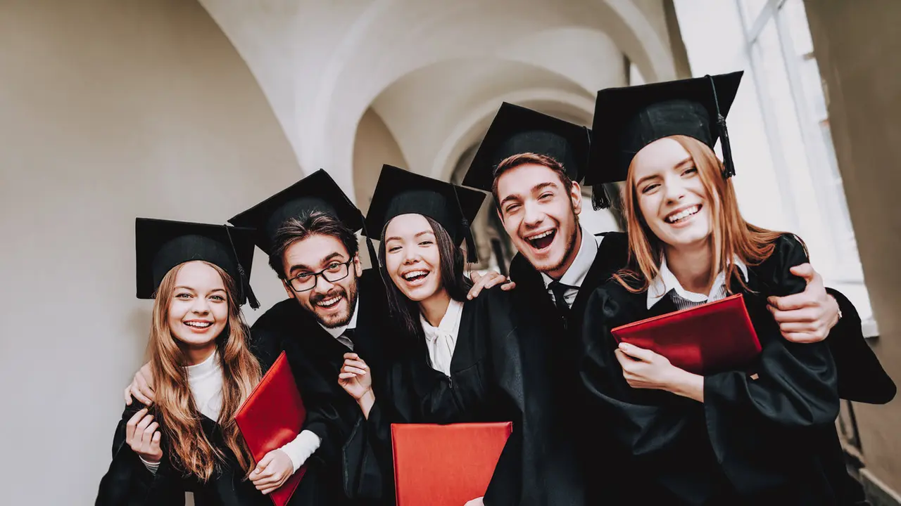 30 Kata Ucapan Wisuda Menginsiprasi, Menyentuh Hati dan Beri Motivasi ...