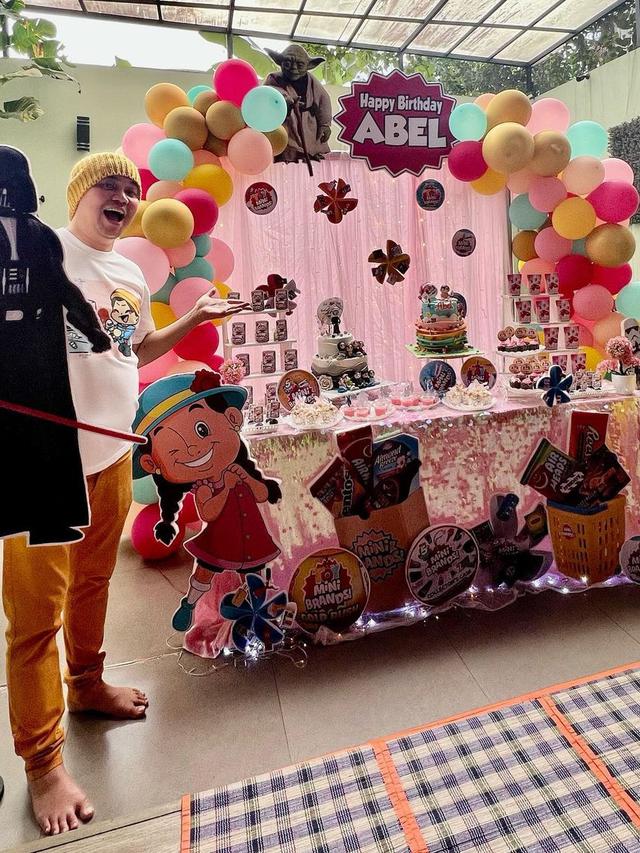 6 Momen Selebrasi Ultah Indra Bekti yang Tertunda 2 Bulan, Dirayakan ...