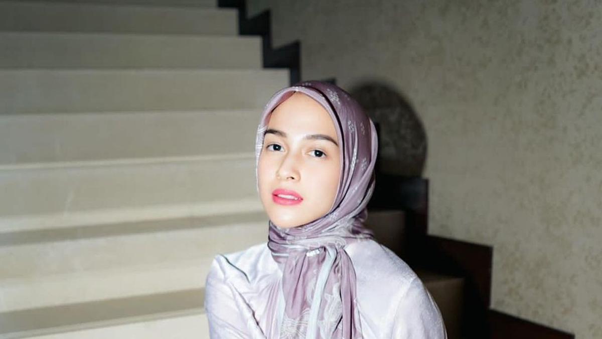 Lama Tak Muncul di TV, Inilah Potret Cantik Nina Zatulini yang ...