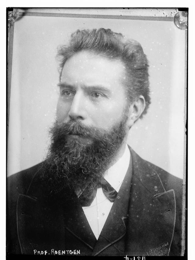 8 November 1895: Wilhelm Roentgen Menemukan X-Ray