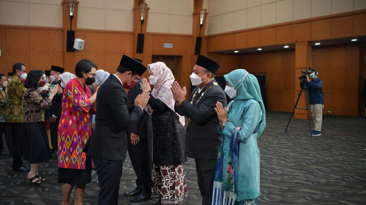 Lantik Rektor Unsoed, Ini Pesan Mas Menteri untuk Prof Akhmad Sodiq