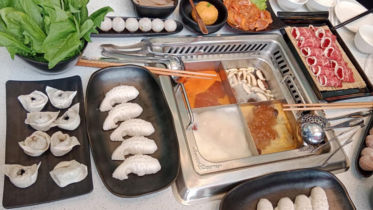 Enam Varian Kuah Legendaris di Restauran Beauty in The Pot Bandung ...