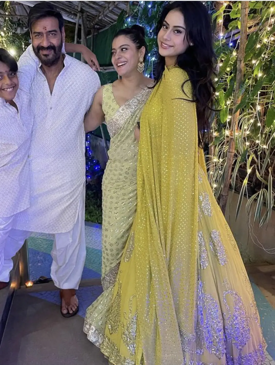 8 Tampilan Bintang India Kajol di Usia 48 Tahun, dari Elegan Mengenakan ...