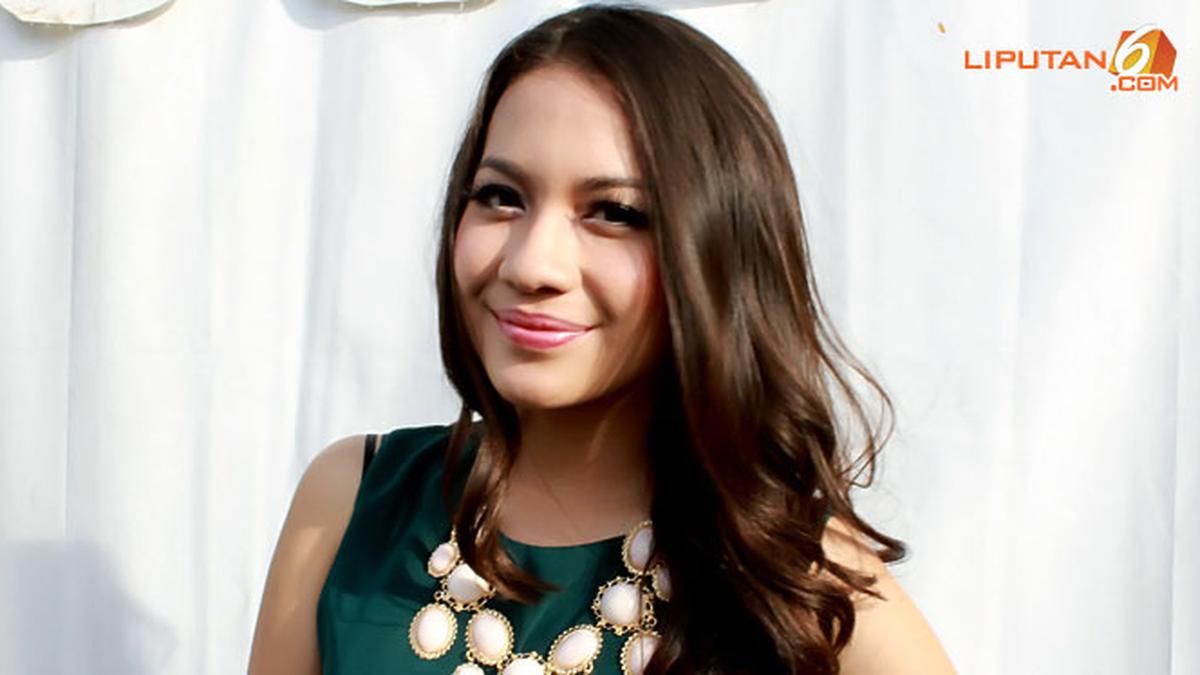 Christie Julia: Kepemimpinan Jokowi Luar Biasa - ShowBiz Liputan6.com