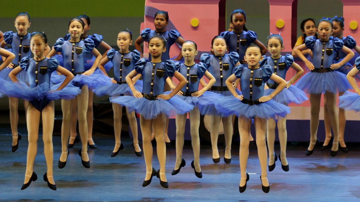 FOTO: Aksi Lincah Penari Ballet Cilik Namarina