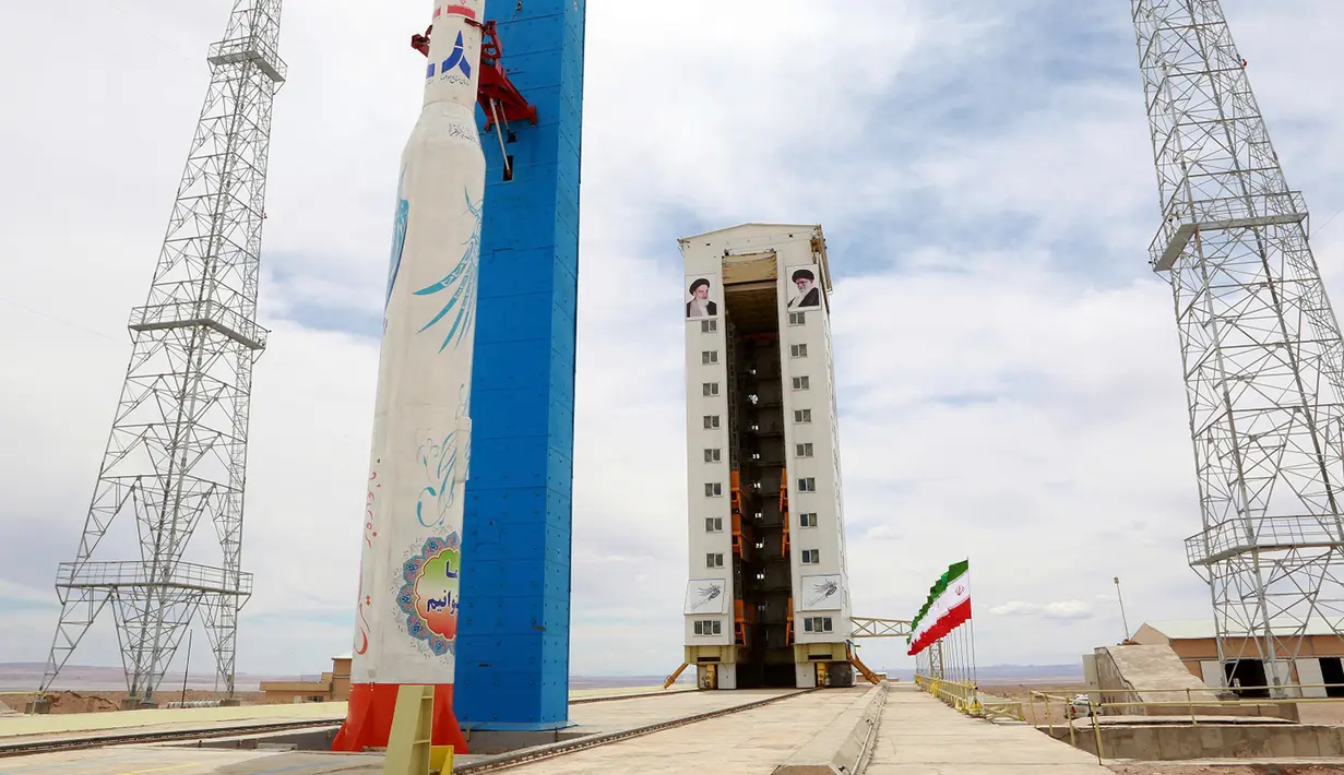 Roket Pengangkut Satelit Milik Iran Berhasil Diluncurkan - Foto ...