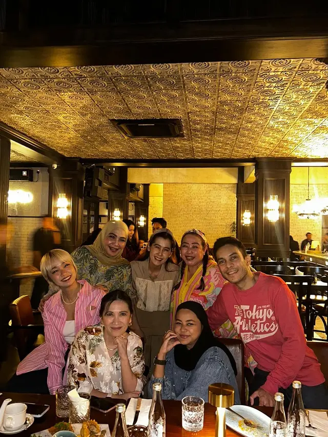 7 Potret Pemain ‘Di Sini Ada Setan’ Reunian Usai 21 Tahun, Bakal Gelar ...
