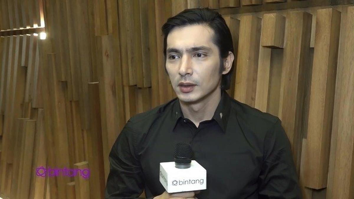 Abimana Aryasatya Bentuk Karakter Pribadi Lewat Film - Video Fimela.com