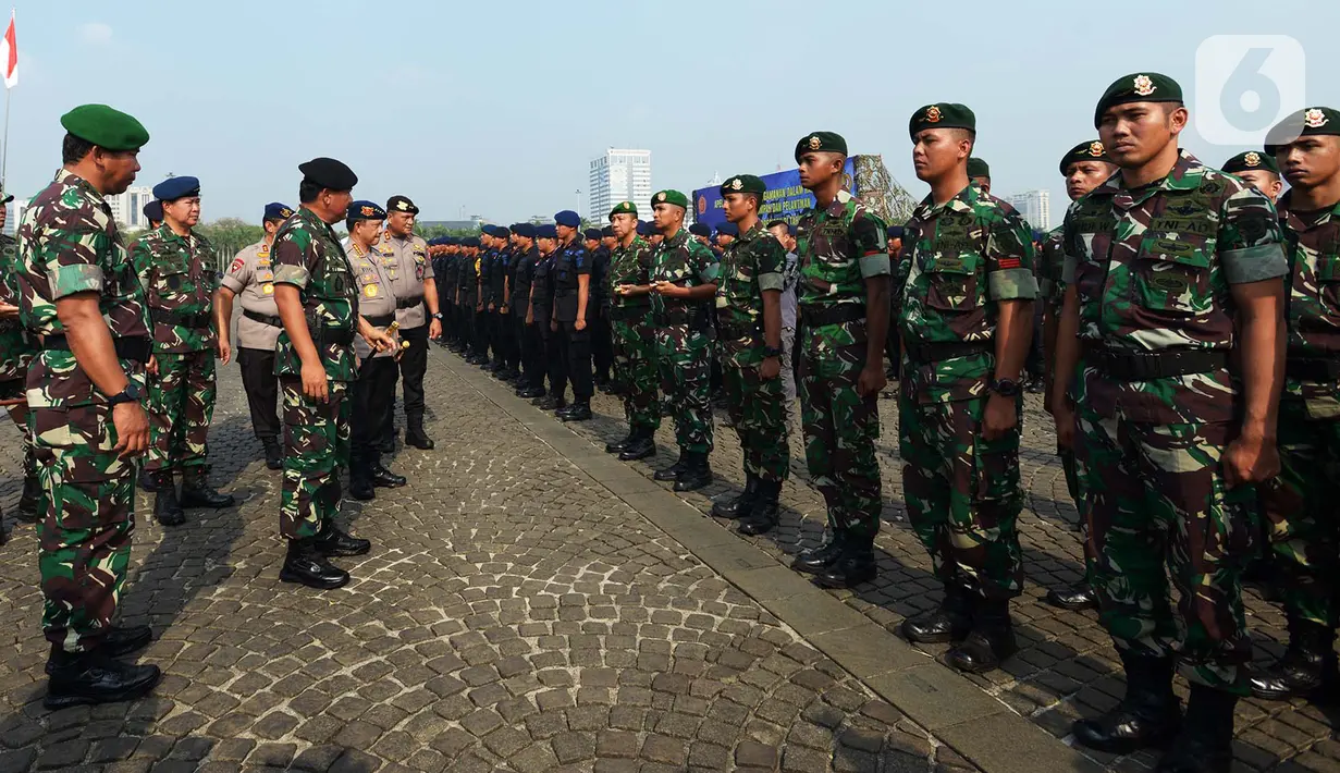 FOTO: TNI-Polri Gelar Apel Pengamanan Pelantikan Presiden - Foto ...