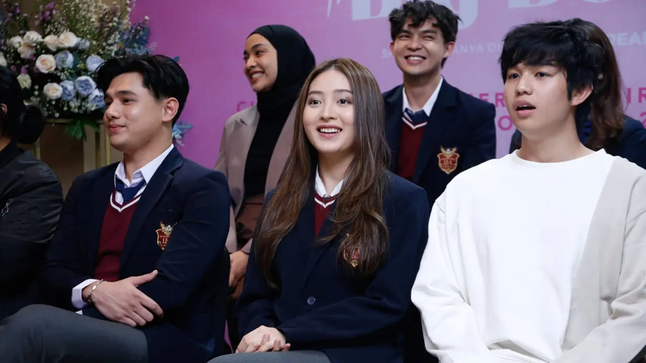 Natasha Wilona Bakal Jadi Cewek dan Cowok Sekaligus di Serial Web Bertema Anak SMA - ShowBiz ...