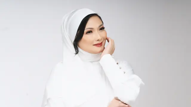 Bawakan Karya Eros Djarot, Fryda Lucyana Rilis Single Doa untuk Negeri - ShowBiz Liputan6.com