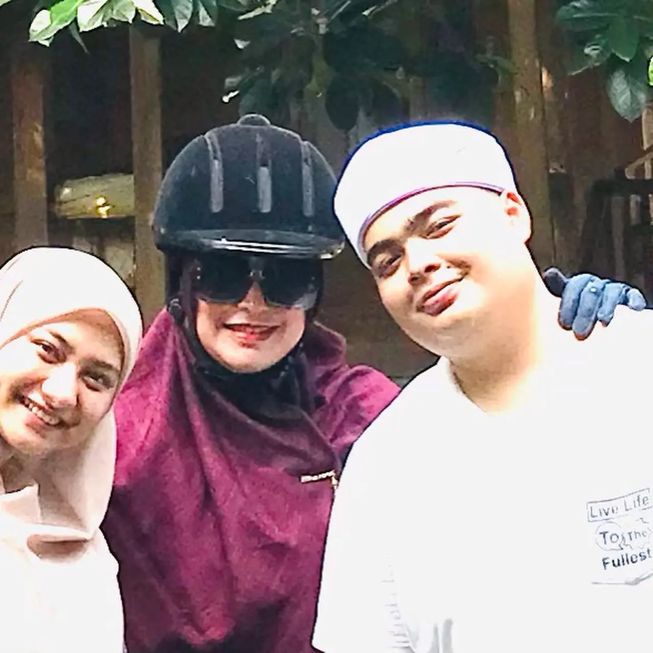 6 Potret Umi Yuni Istri Almarhum Ustaz Arifin Ilham, Sudah Nikah Lagi ...