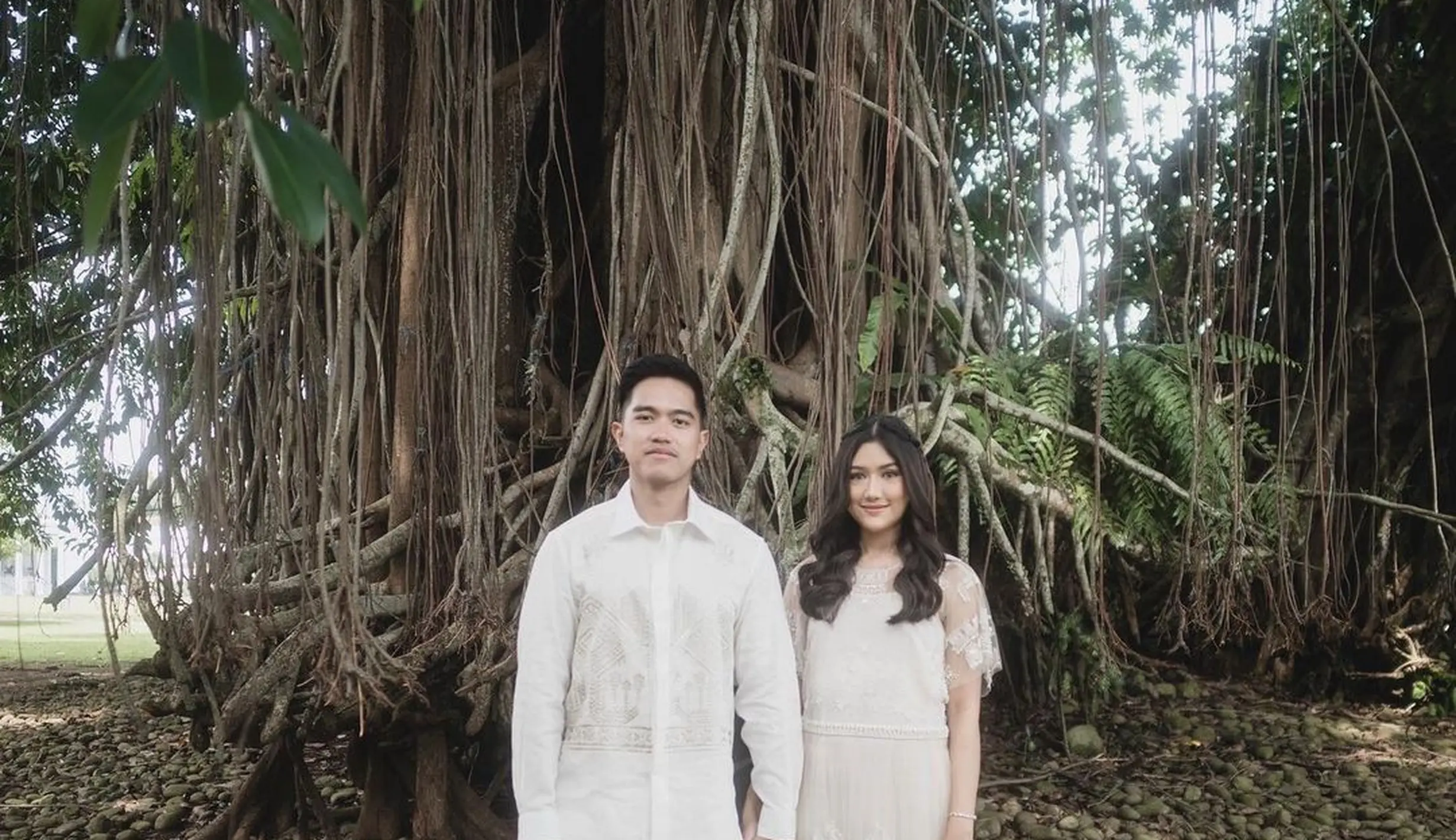 10 Ide Busana Prewedding Pakai Gaun Pengantin 2023 dari Julian Jacob-Mirriam Eka Sampai Kiky ...