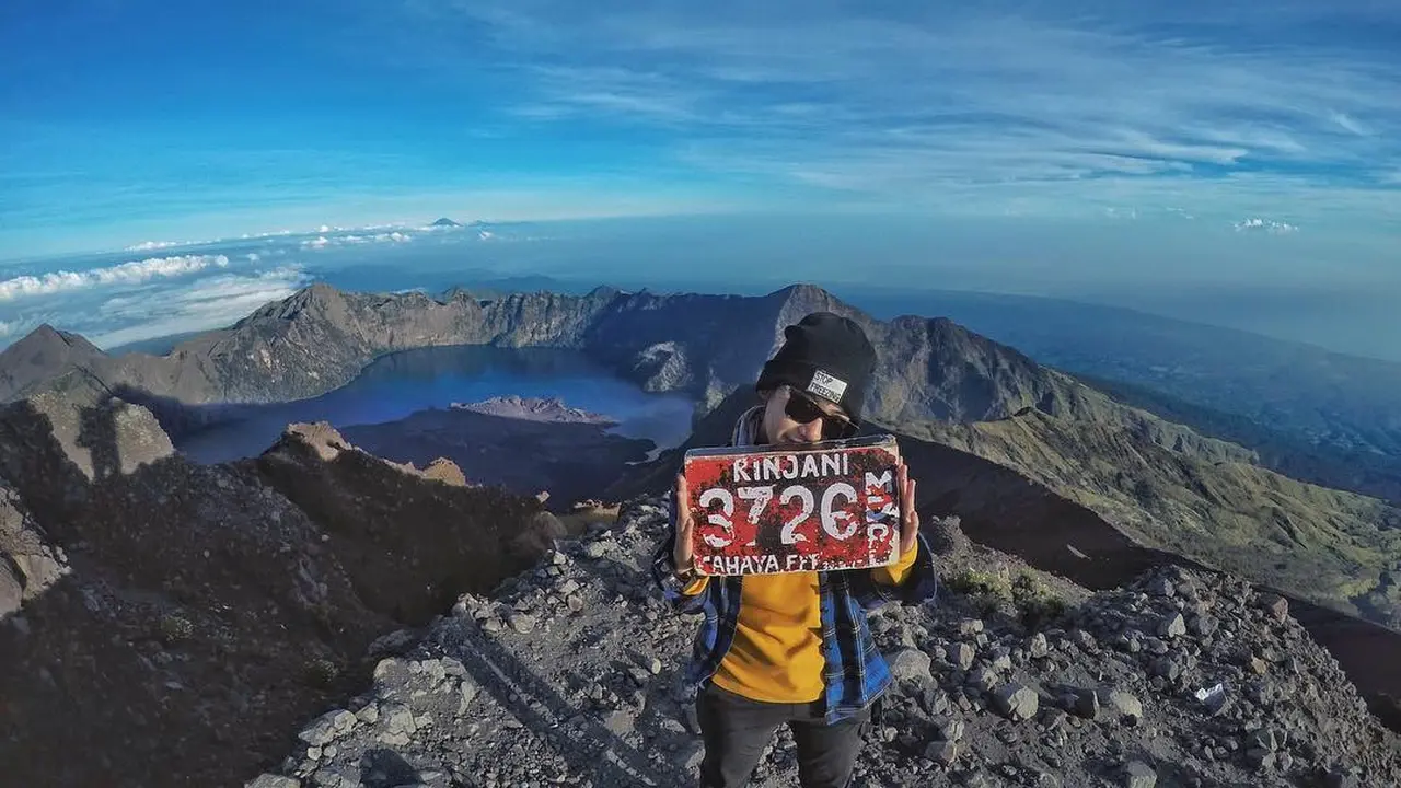 37 Kata-Kata Pendaki Gunung Penuh Cinta dan Makna Mendalam - Ragam Bola.com