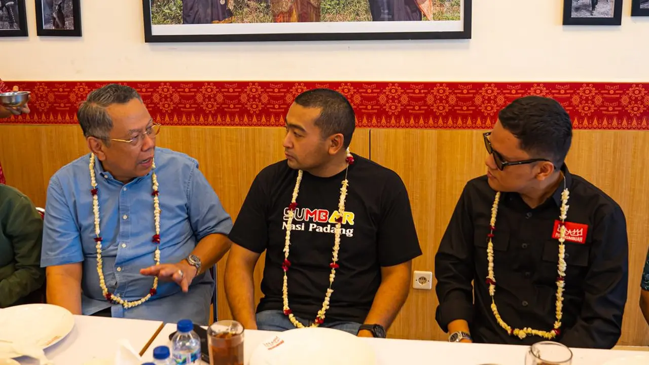 Arief Muhammad Makan Masakan Padang di Maldives Seharga Rp1,8Juta ...