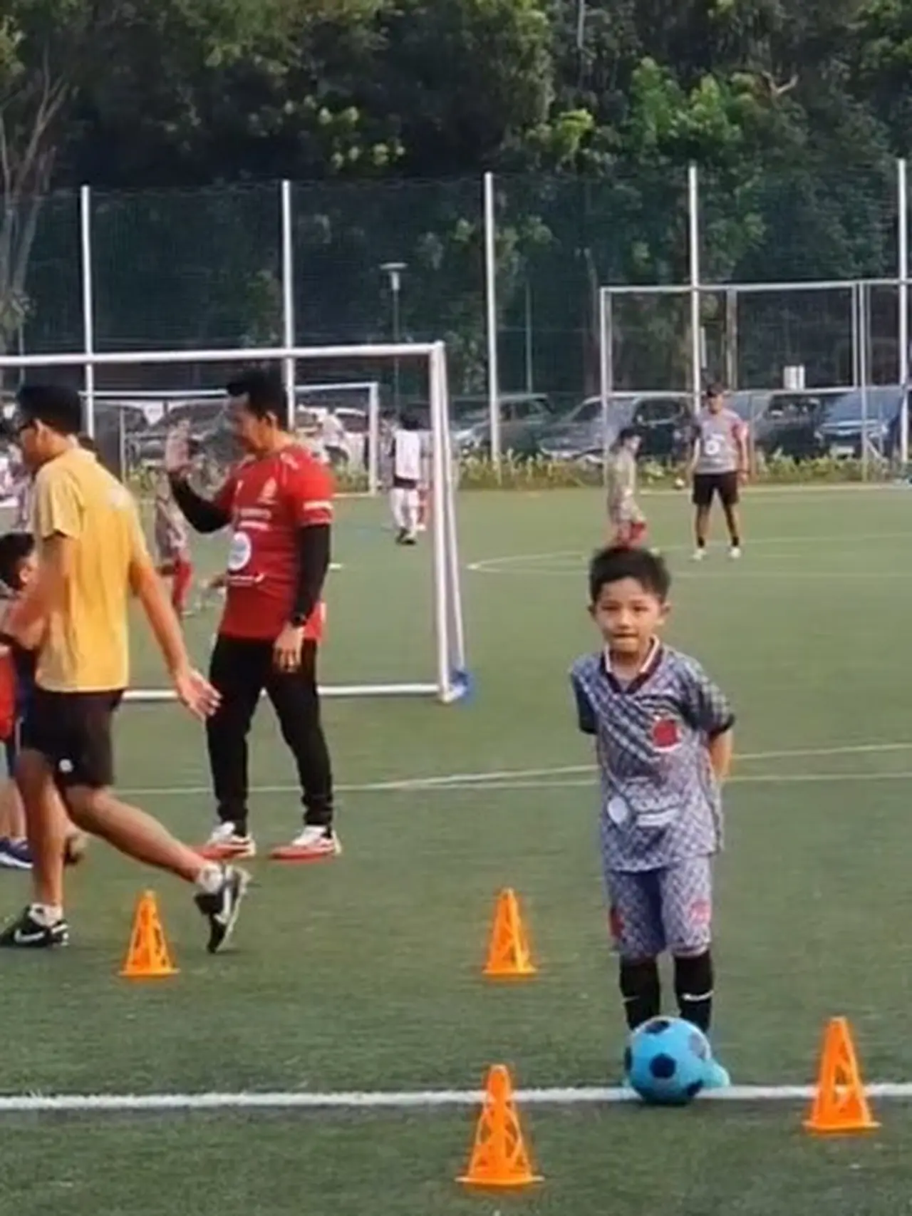 Baru Sunat, Lihat Gaya Kece Arsya Hermansyah yang Jago Olahraga dan ...