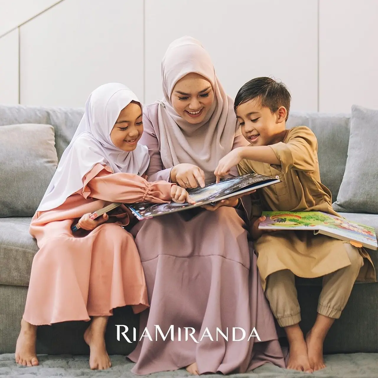 Bergaya dengan Busana Muslim Santun Ala Animasi Anak Nussa dari ...